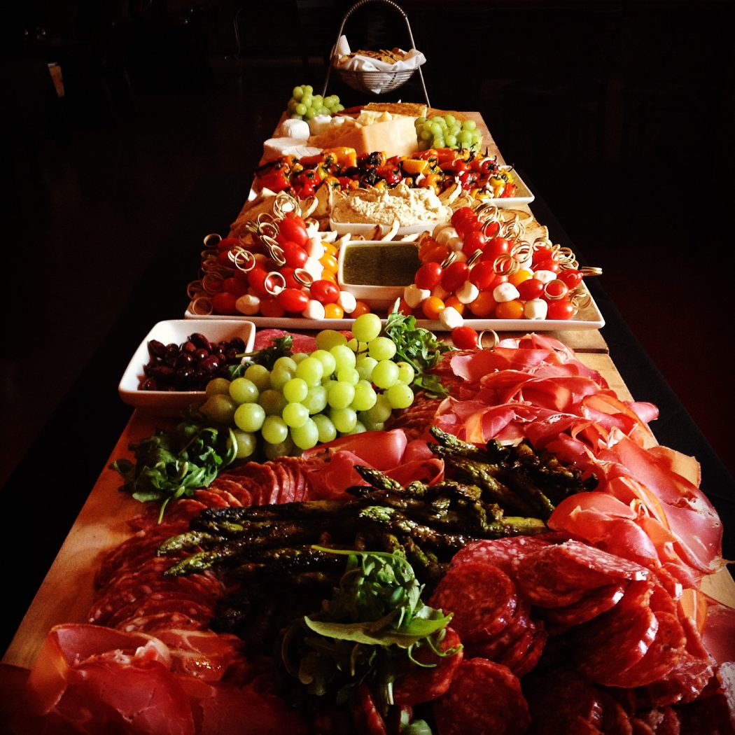 The 8 Rules of Cooking For a Crowd - Early To Rise